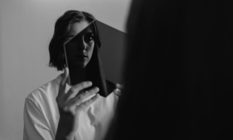 What Does Chaetophobia Involve? Understanding the Fear of Hair