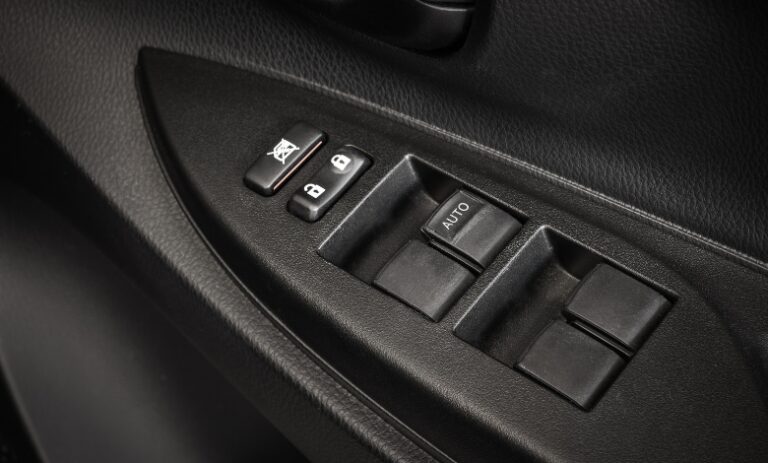 Why Doesn't Mercedes Auto Lock Doesn't Lock Automatically? (And How to ...