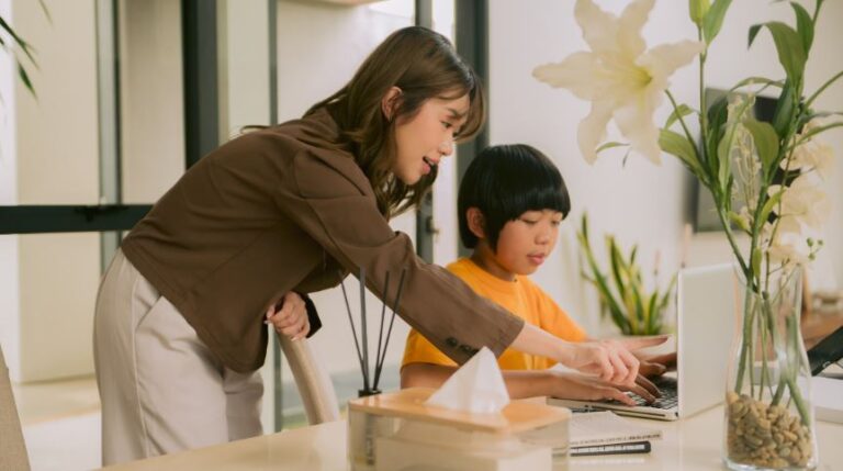 How Online Tutoring Helps Develop Independent Learning Skills